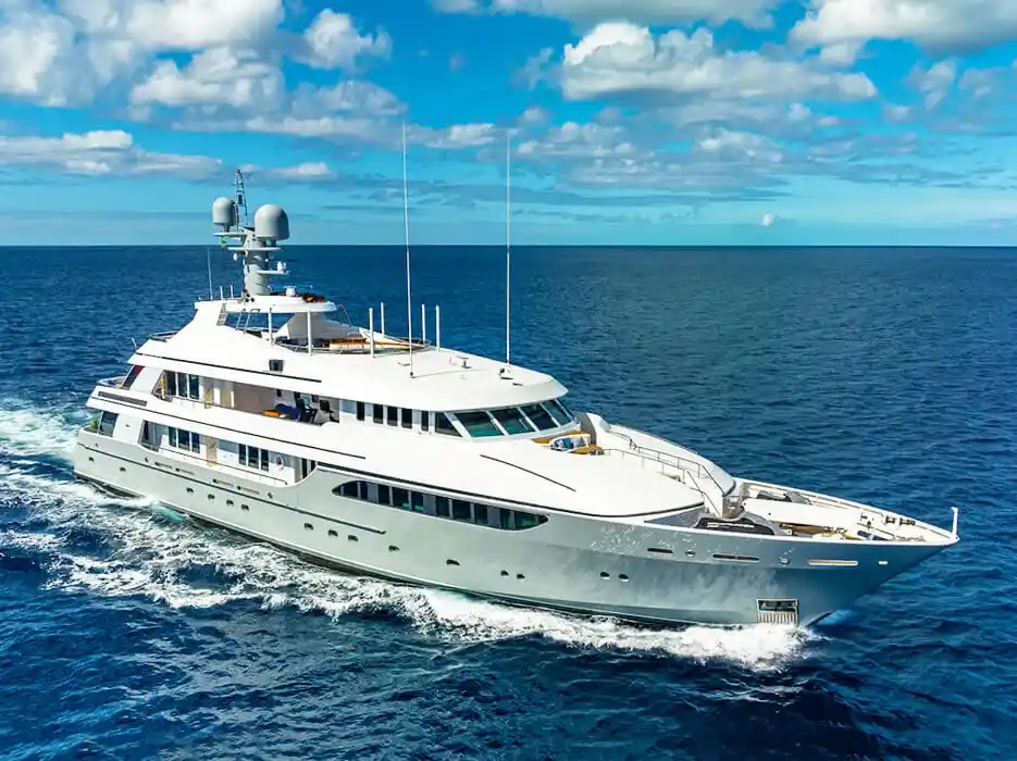 BEST TYPES OF YACHTS | CRUSIERS to MEGAYACHTS